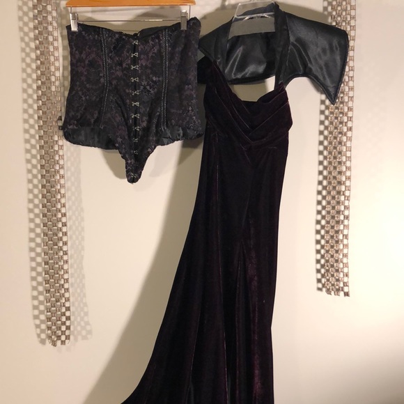 Rubie's | Dresses | Rubies Womens Crushed Velvet With Corset Vampire ...